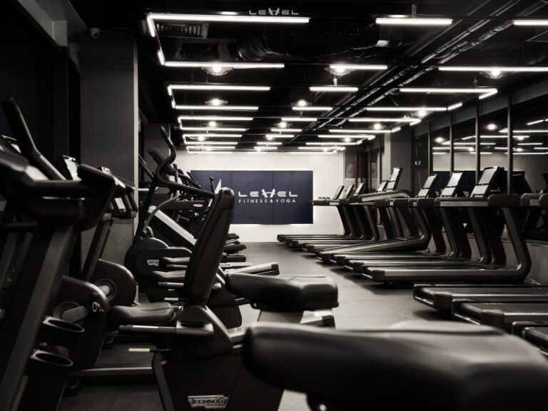 Level Fitness Tràng An: Phong Gym Có Bể Bơi Bốn Mùa Tại Hà Nội - Level ...